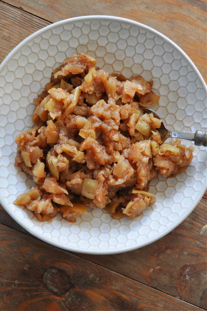 Vegan "Pork Chops" and Applesauce - Rabbit and Wolves