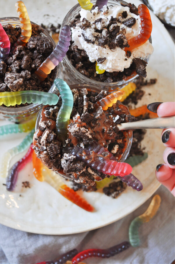 Easy Vegan Dirt Pudding - Rabbit and Wolves