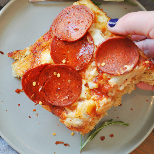 Vegan School Lunch Pan Pizza(No Yeast!) - Rabbit and Wolves